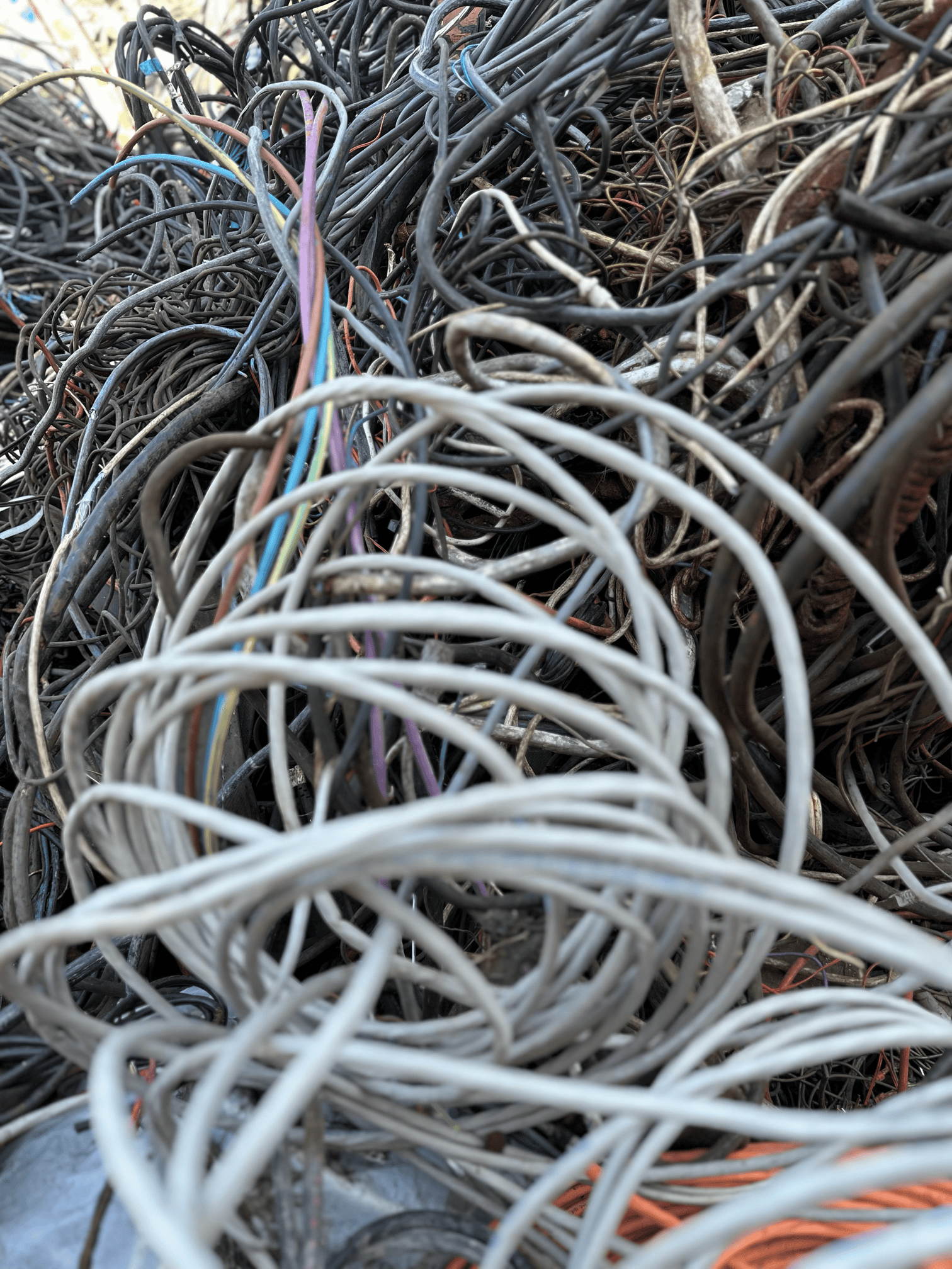 Que dois-je faire pour valoriser les chutes de câbles usagés?